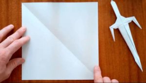 Épée en papier faite à la main (89 photos) - Schémas et instructions ...